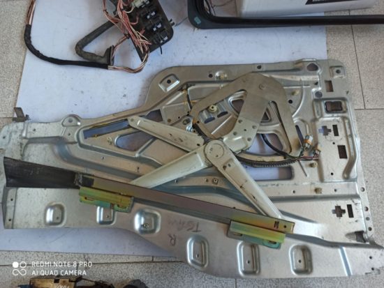 ΓΡΥΛΟΣ ΠΑΡΑΘΥΡΟΥ ΔΕΞΙΑ ΚΟΜΠΛΕ ΓΝΗΣΙΟΣ ΓΙΑ MAN TGA/TGS/TGX – KIORSAVVAS