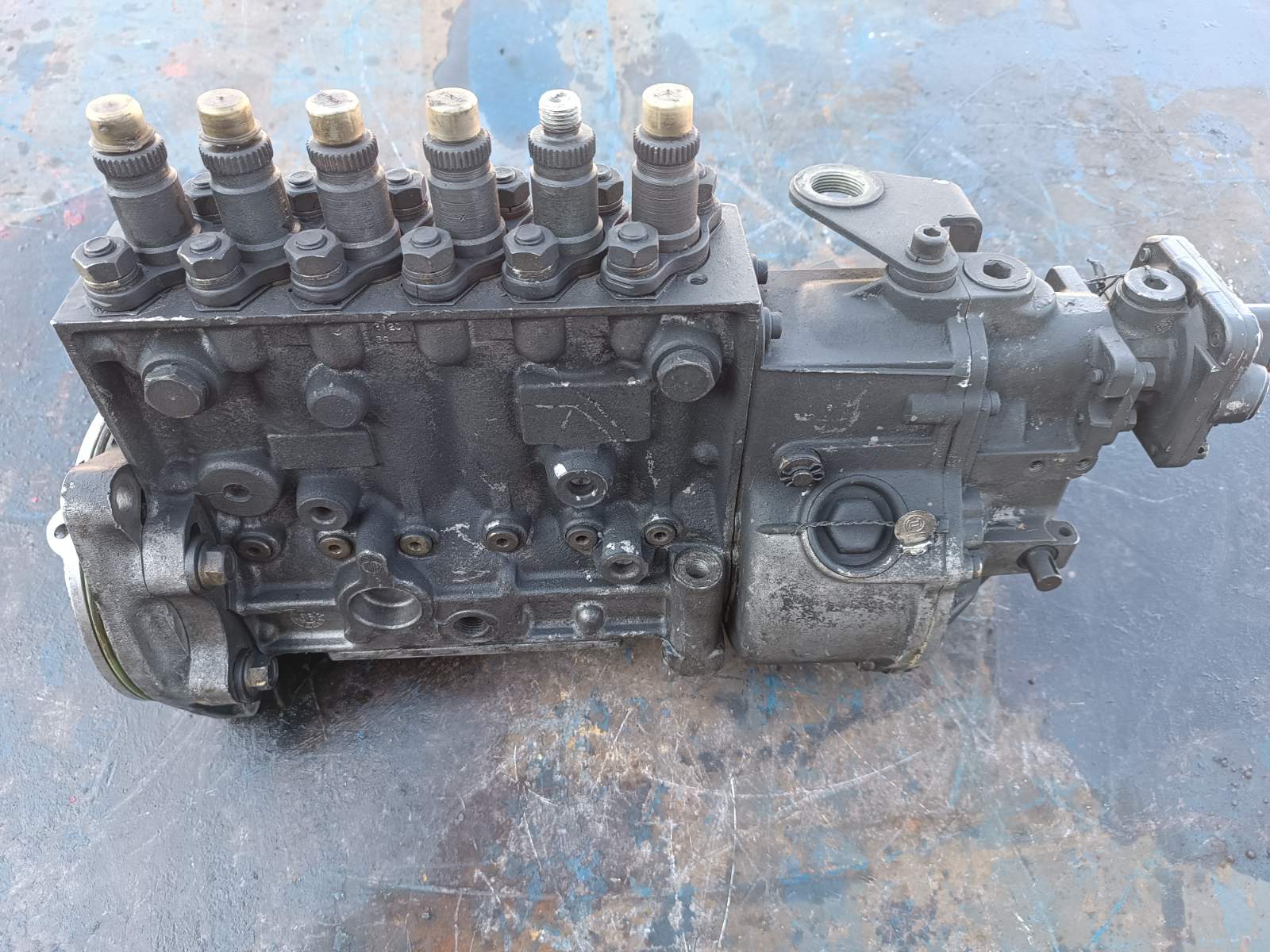 ΑΝΤΛΙΑ ΠΕΤΡΕΛΑΙΟΥ MAN 6ΚΥΛΙΝΔΡΗ BOSCH – KIORSAVVAS